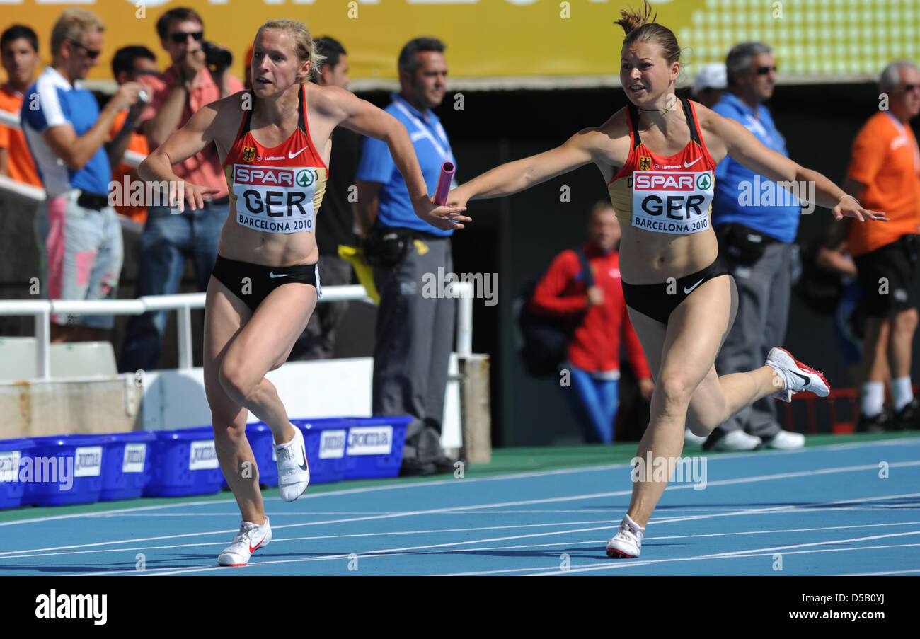 During the last handing-over between German runner Anne Moellinger and ...