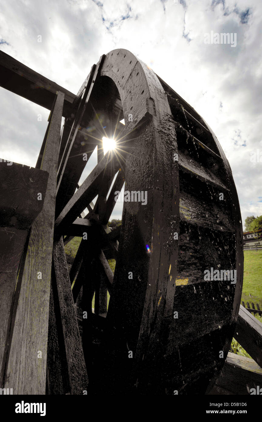 The picture shows a water wheel in Clausthal-Zellerfeld, Germany, 1 ...