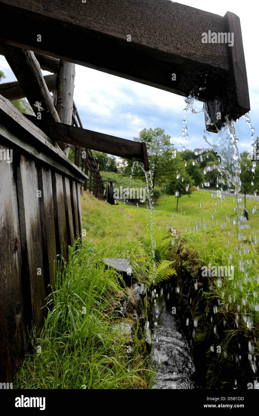 The picture shows a water wheel in Clausthal-Zellerfeld, Germany, 1 ...