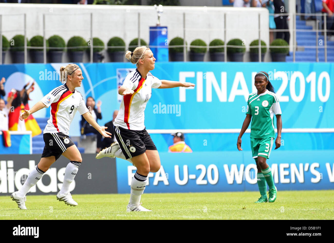 German goal scorer Alexandra Popp (M)wcelebrates her 0-1 goal during ...