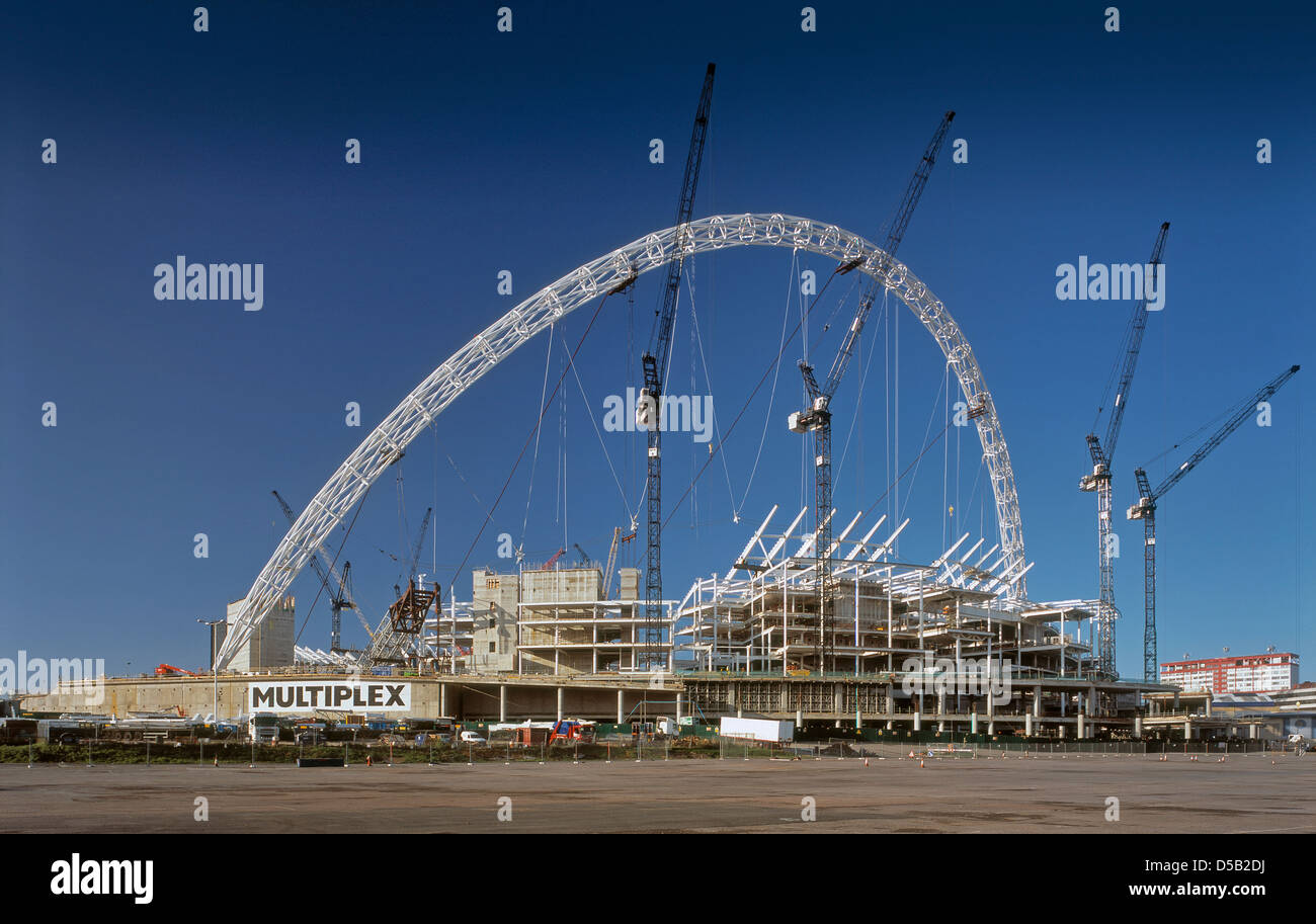 Wembley stadium under construction hi-res stock photography and images ...