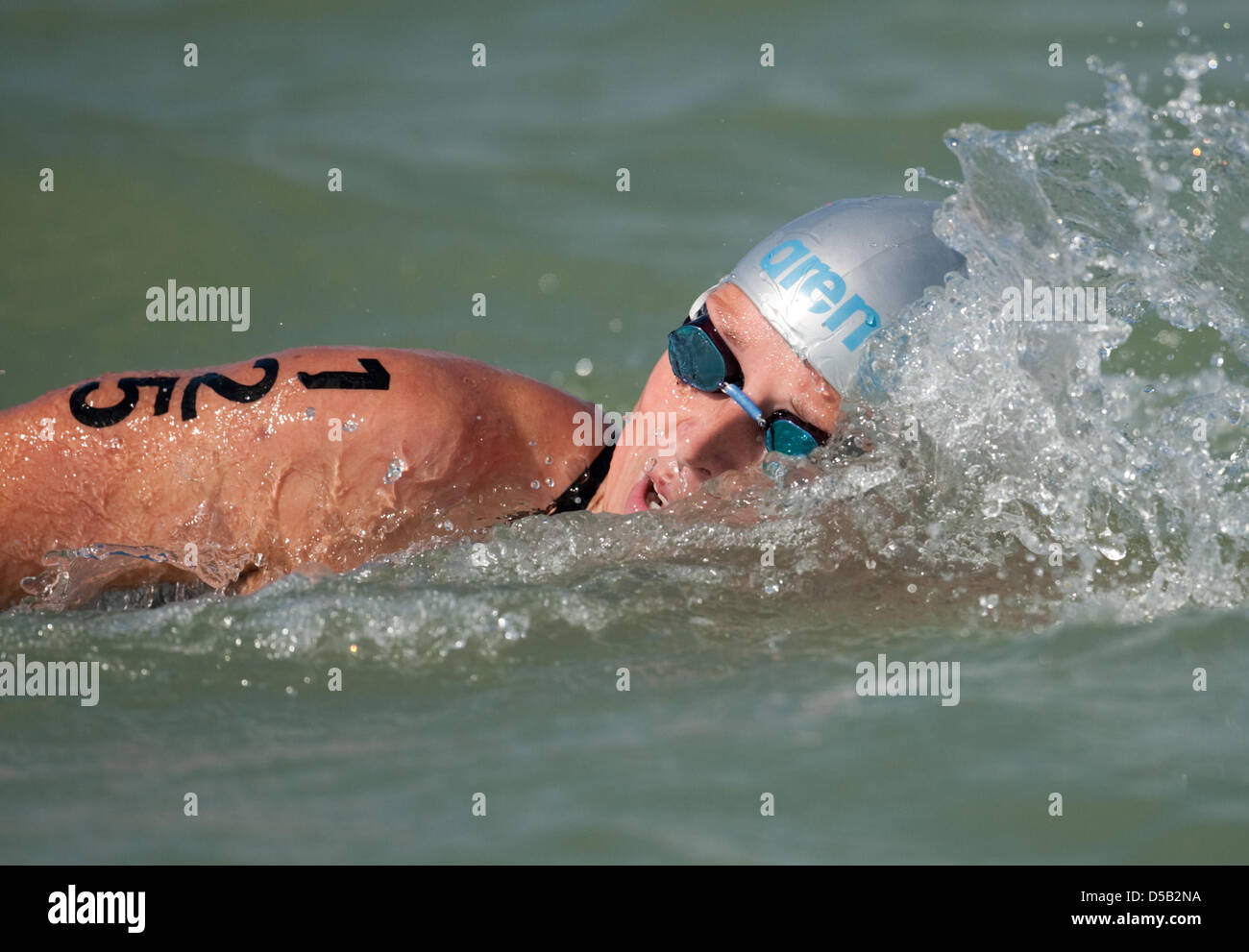 Female swimmer during race hi-res stock photography and images - Alamy