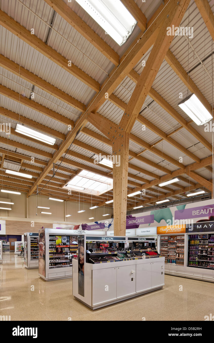 Supermarket ceiling hi-res stock photography and images - Alamy