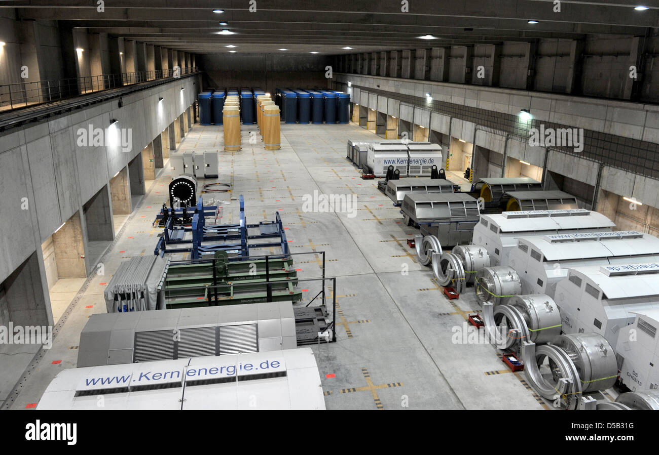 Nuclear waste storage containers hi-res stock photography and images ...