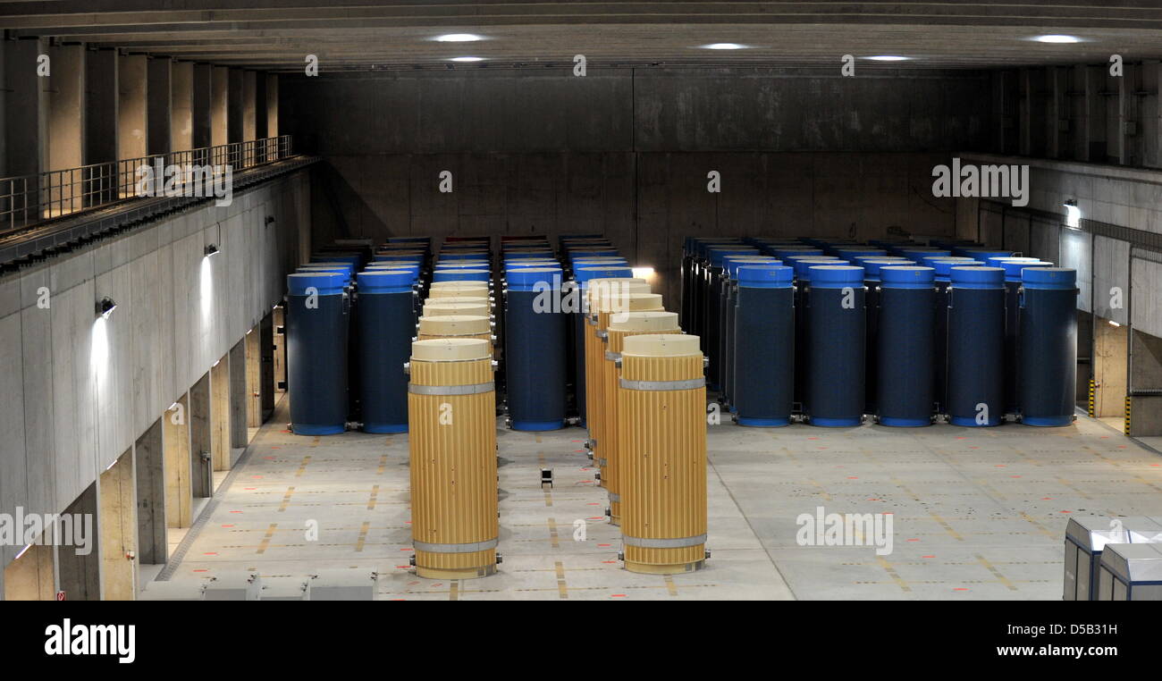 Nuclear waste storage containers hi-res stock photography and images ...