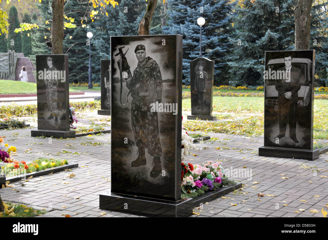 Gravestones of Russian soldiers who fell in the South Ossetia conflict ...