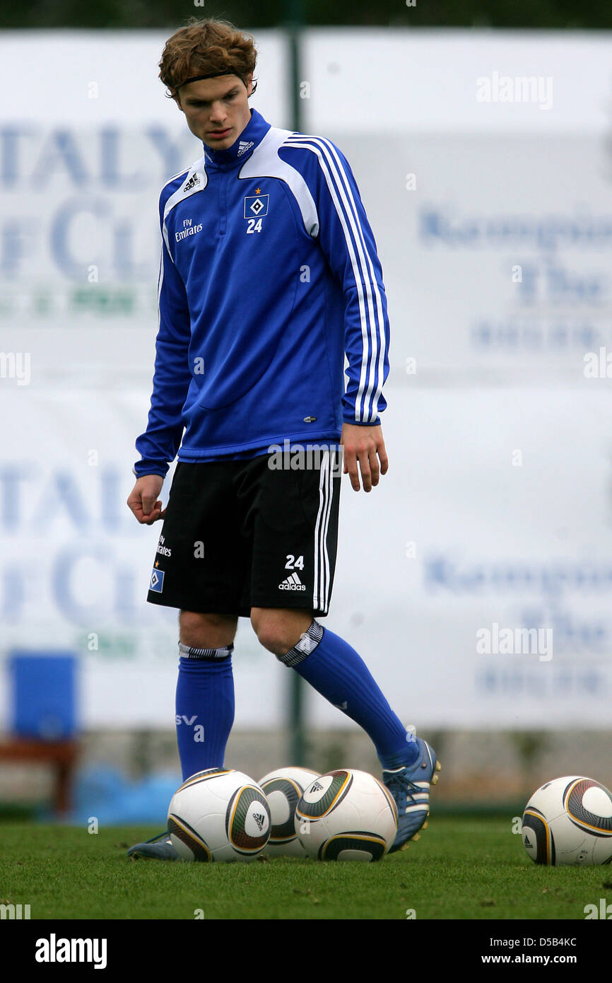 Hamburg's Christian Gross in action during a training session in Belek ...