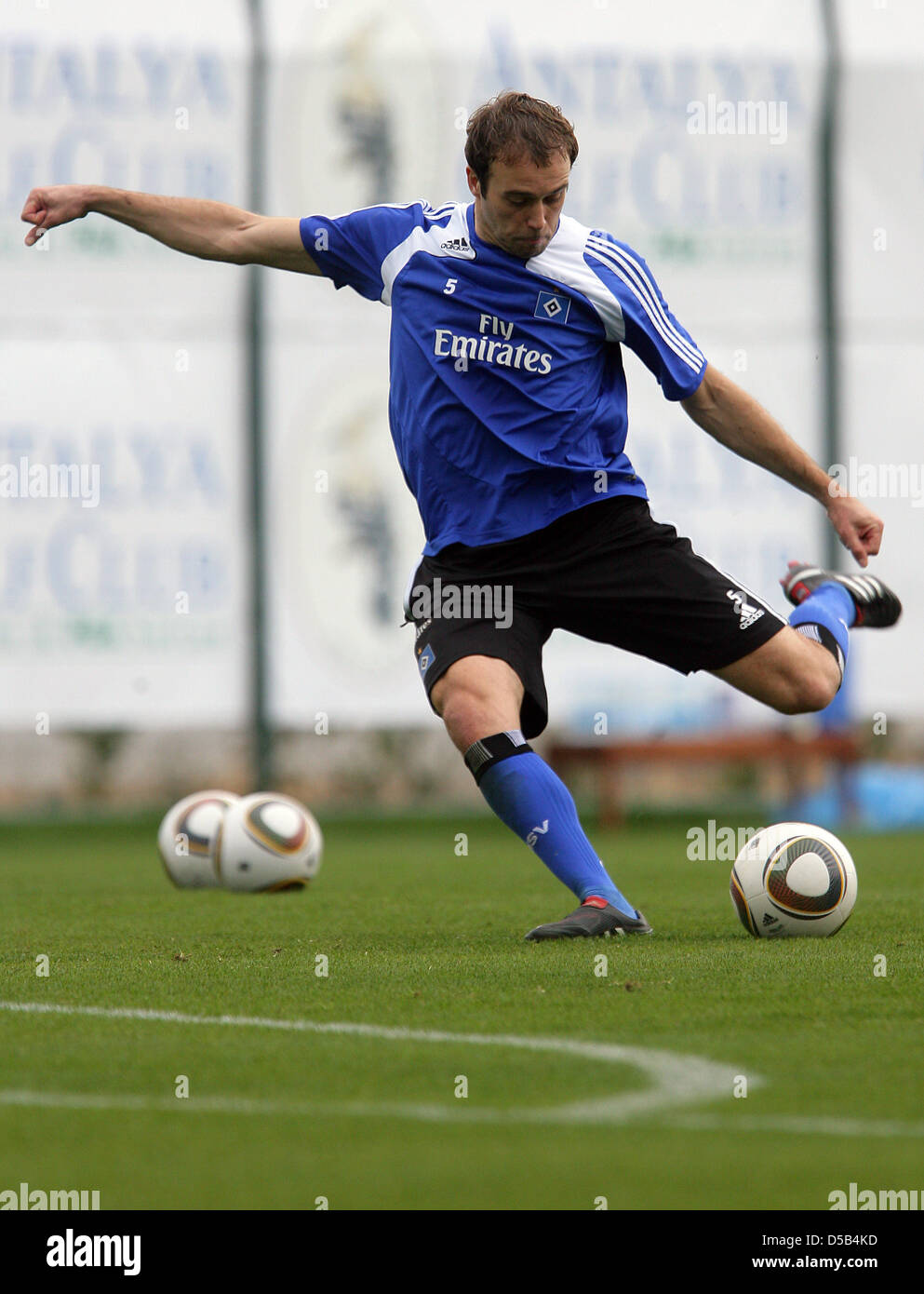 Hamburg's Joris Mathijsen in action during a training session in Belek ...