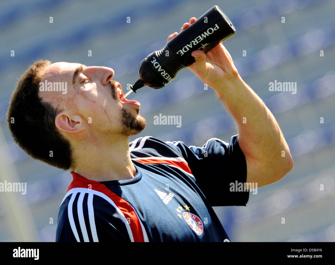 Big toes hi-res stock photography and images - Alamy