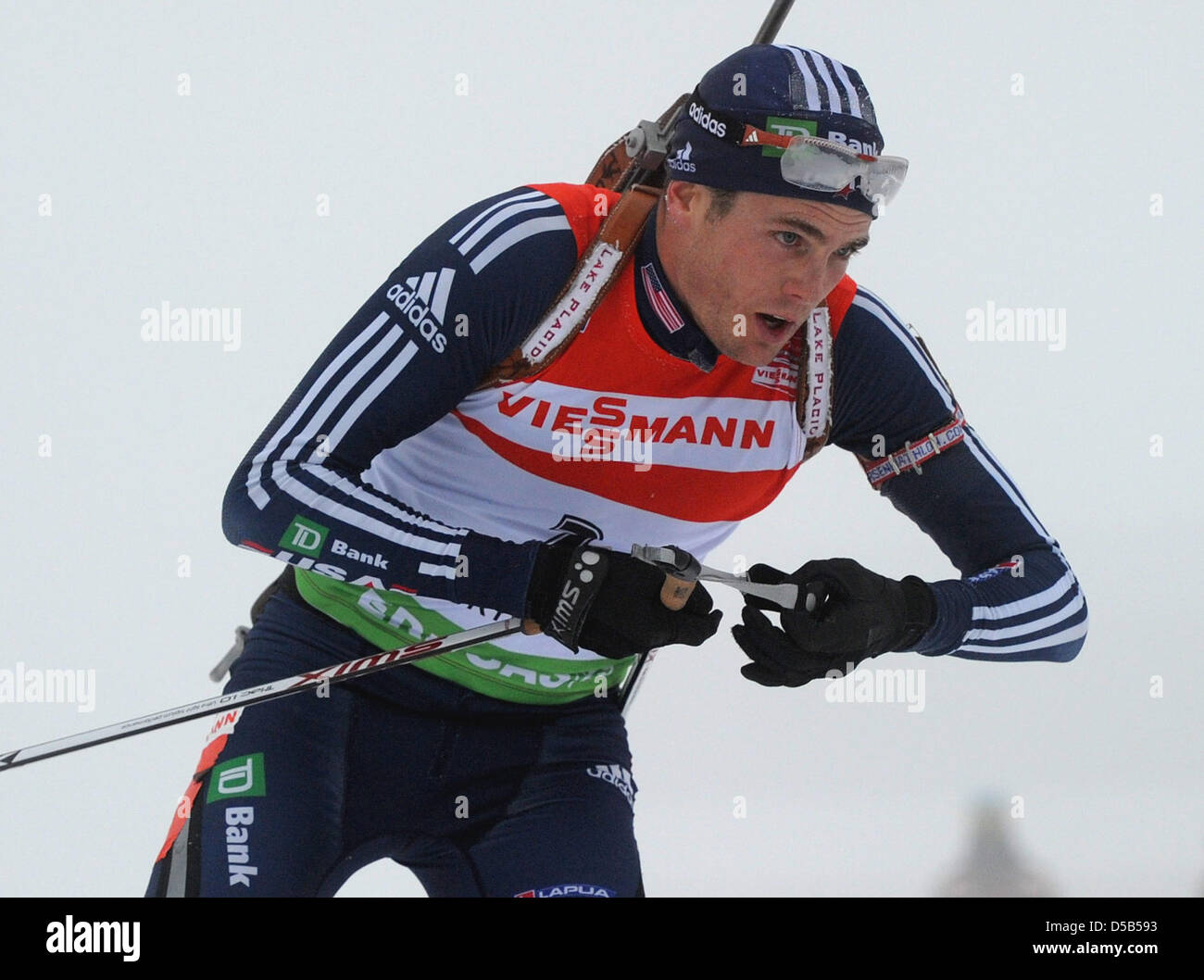 Tim Burke (USA) runs in Ski-stadium into the last round during the men ...