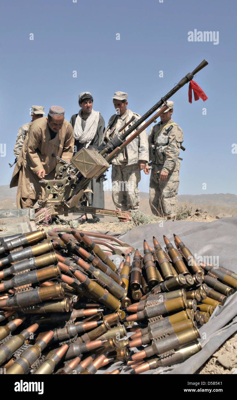 Heavy machine gun hi-res stock photography and images - Alamy