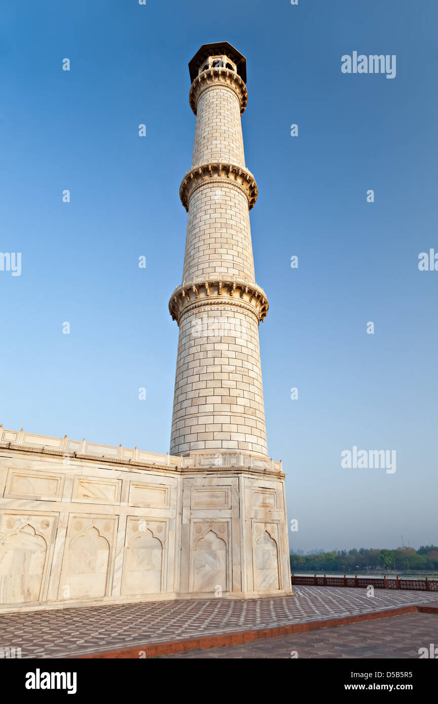 Mosque single minaret tower hi-res stock photography and images - Alamy