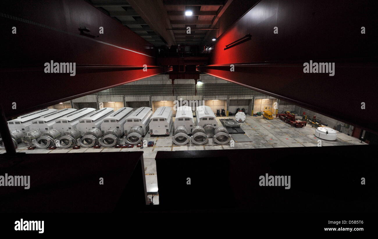 Nuclear waste storage containers hi-res stock photography and images ...