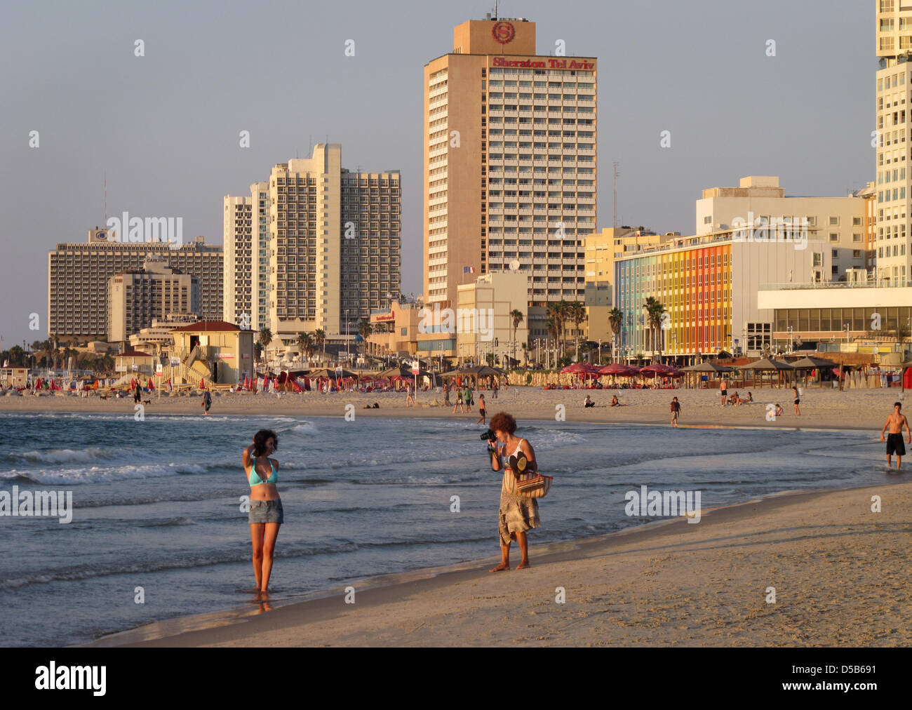 (dpa file) - A file picture dated 30 September 2009 shows the beach in ...