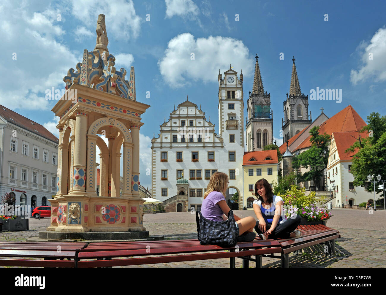 Semper two hi-res stock photography and images - Alamy