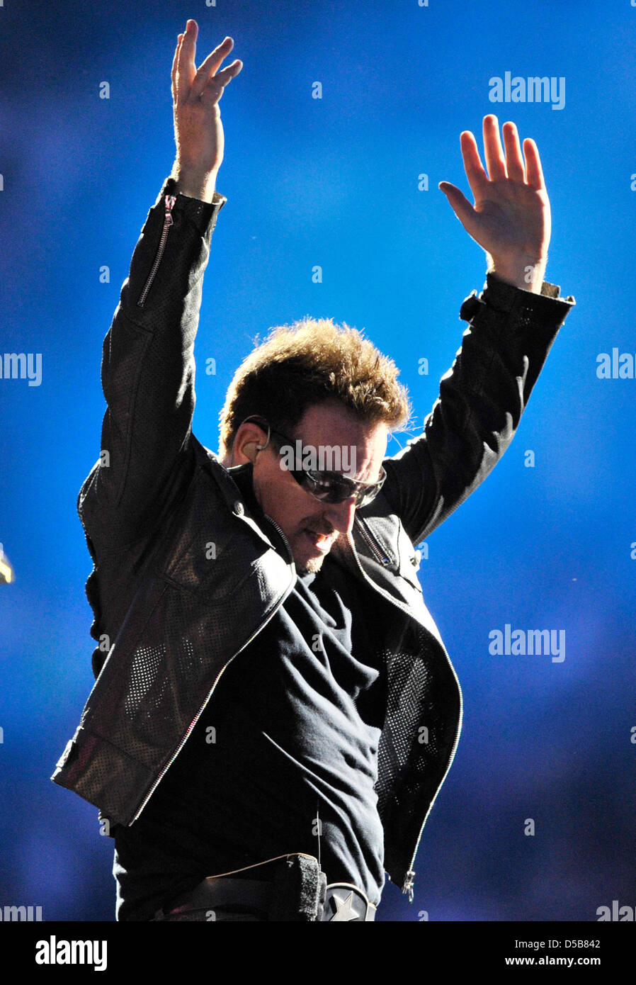 Bono u2 hi-res stock photography and images - Alamy