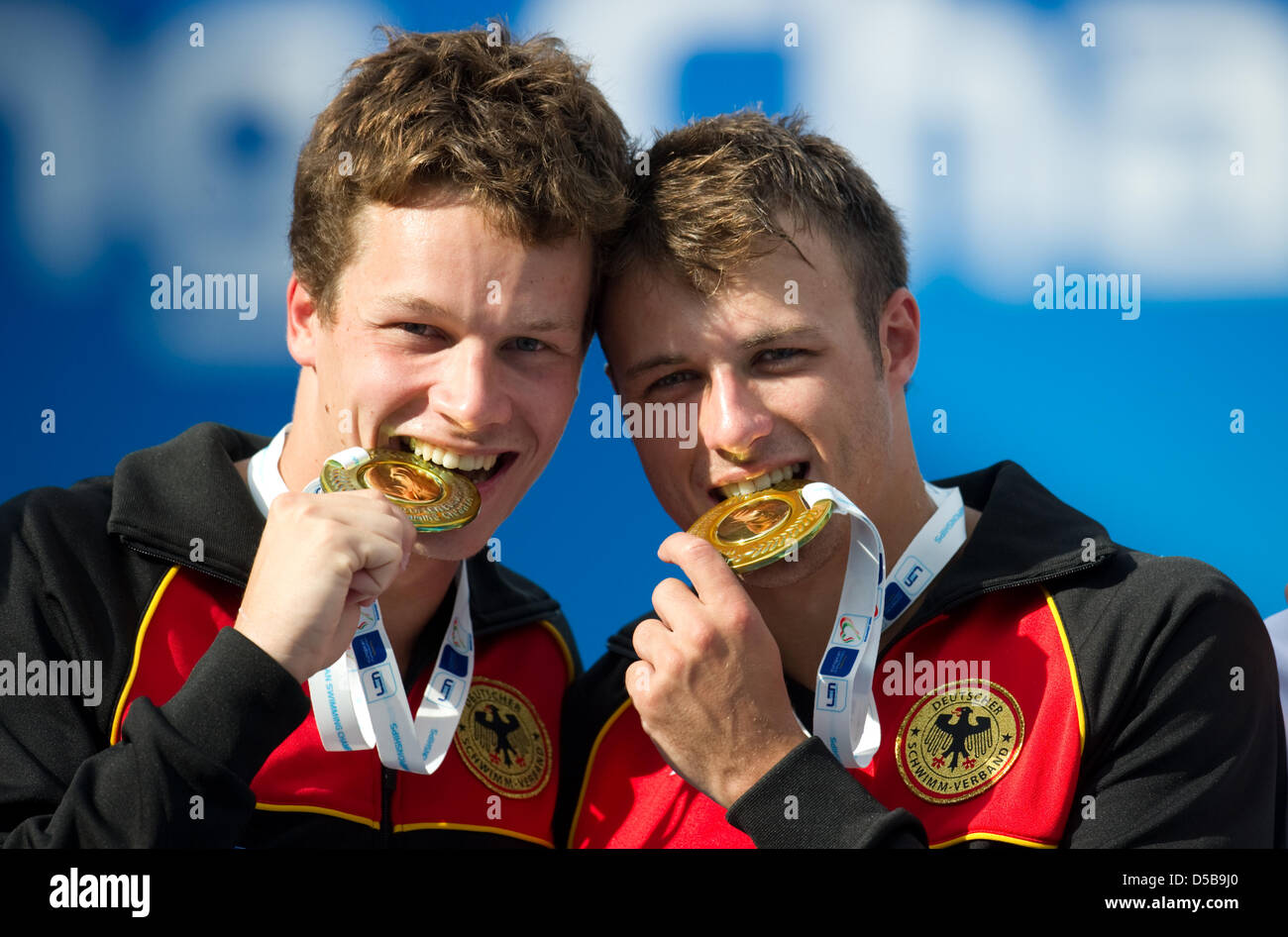 Germany's gold medalists Patrick Hausding (L) and Sascha Klein (R ...