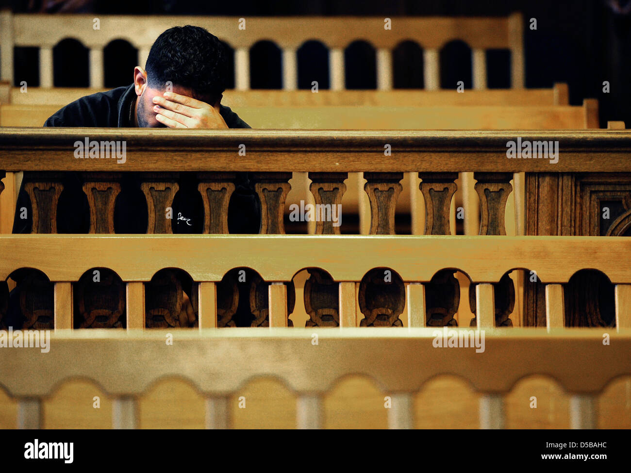Face court hi-res stock photography and images - Alamy