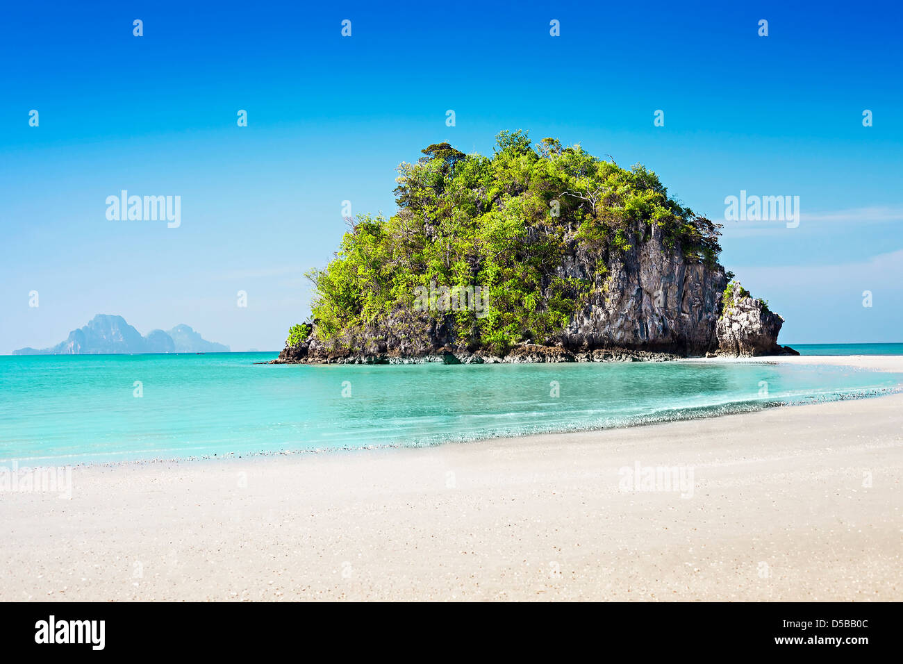 Beauty island in the sea Stock Photo - Alamy