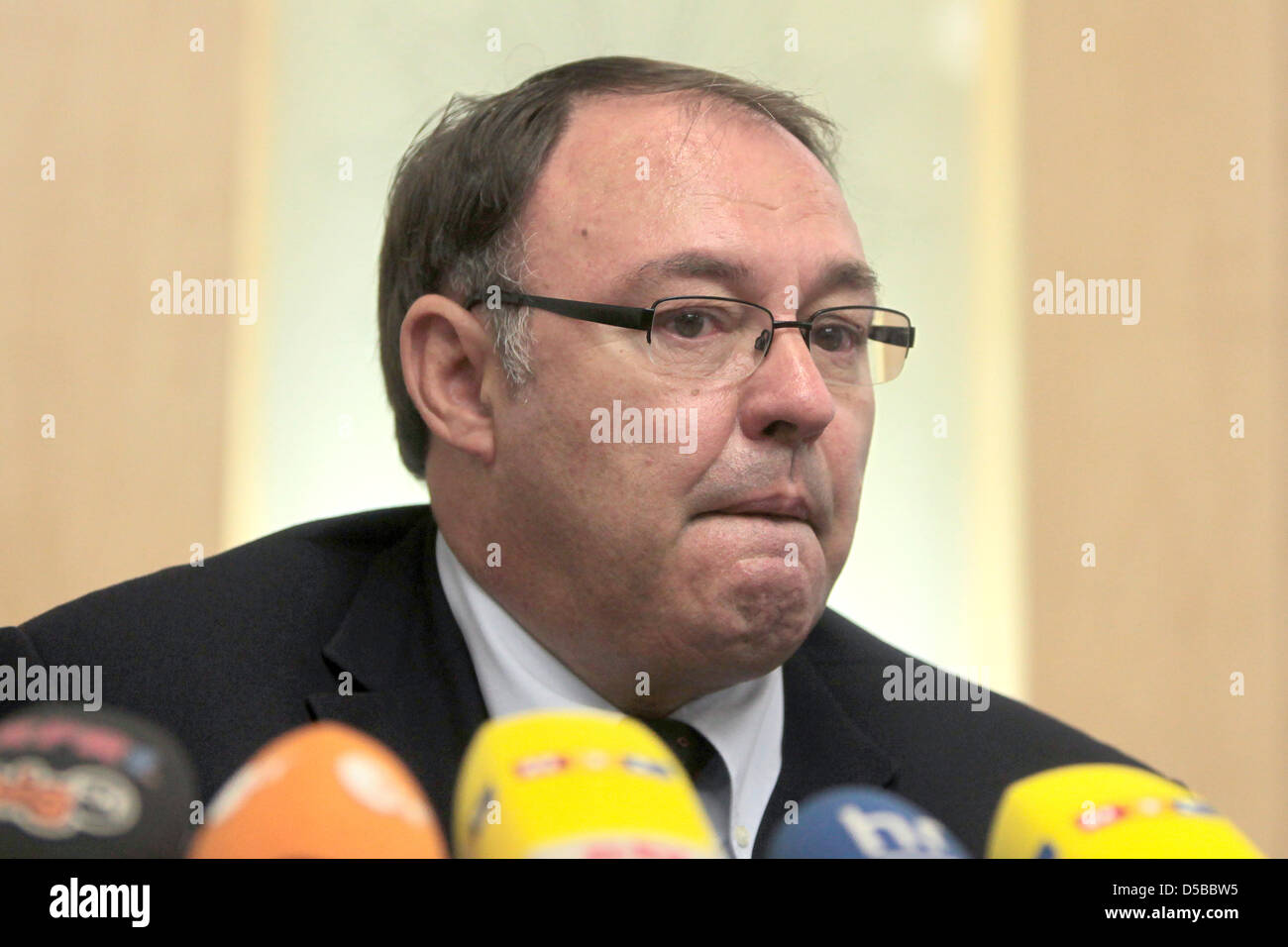 Senior death hospital hi-res stock photography and images - Alamy