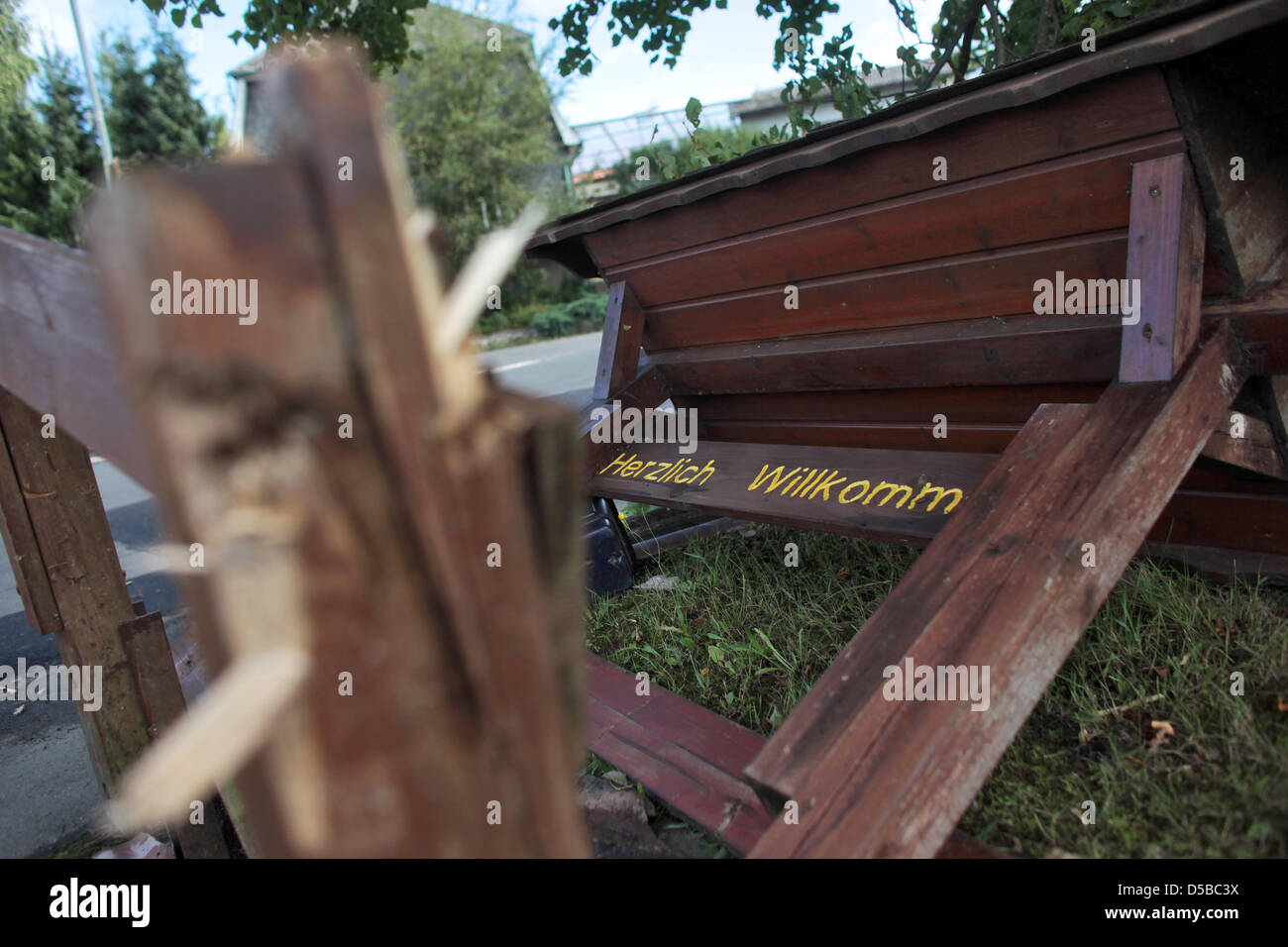 A 'Welcome'-sign was snapped off by a storm and fell onto the ground in ...