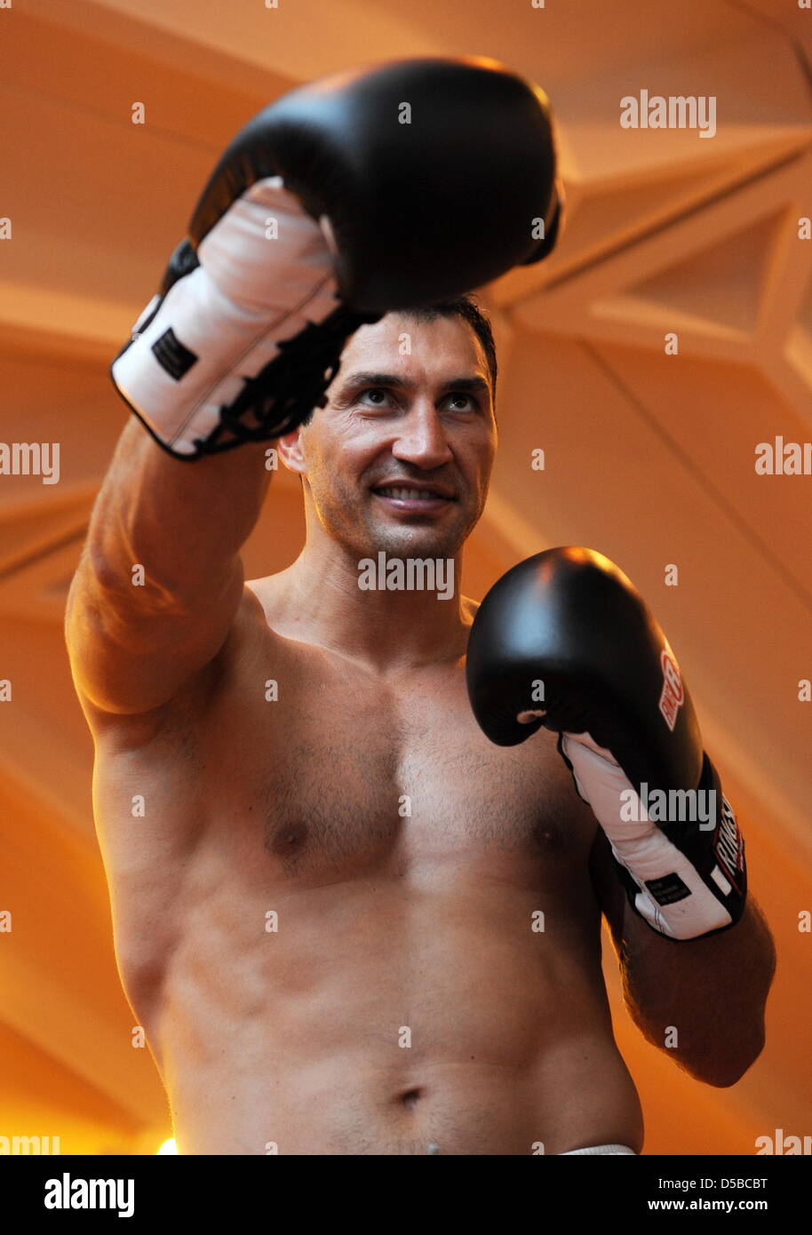 Box weltmeister wladimir klitschko trainiert am hi-res stock ...