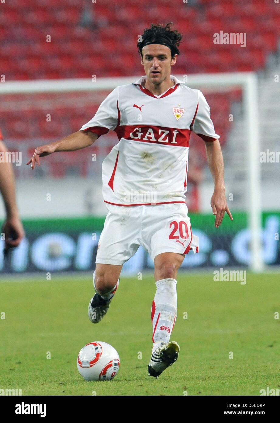 Stuttgart's Christian Gentner controls the ball during UEFA Europa ...