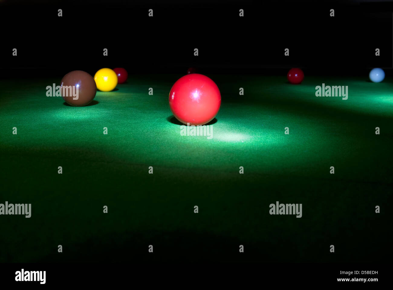 snooker table and balls Stock Photo - Alamy