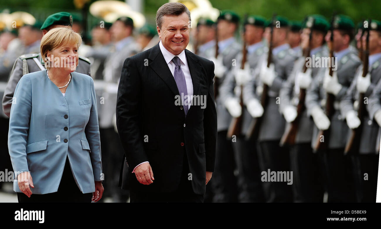 German Chancellor Angela Merkel and Ukrainian President Viktor ...