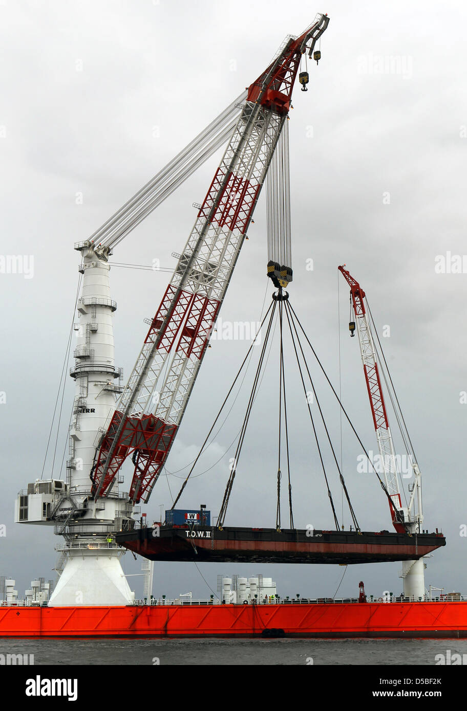 Liebherr crane High Resolution Stock Photography and Images - Alamy