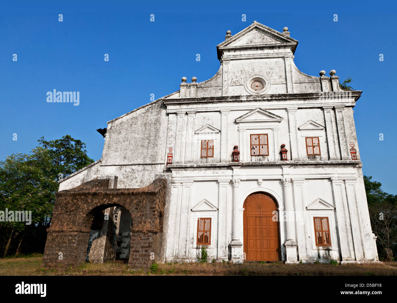 Traditional catholic mass praying hi-res stock photography and images ...