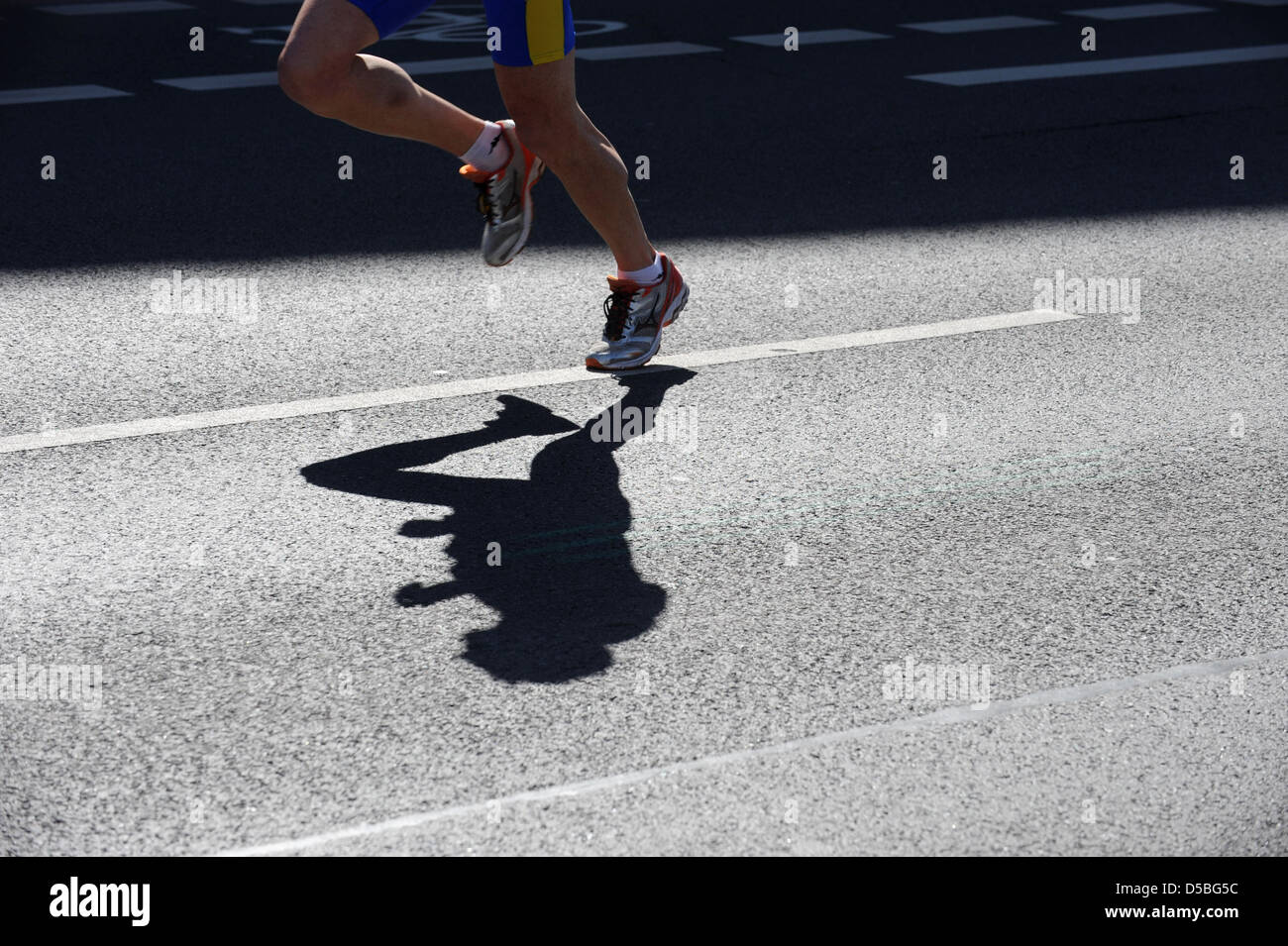 Berlin, Germany, one runner accused feet in the 32nd Berlin Half ...