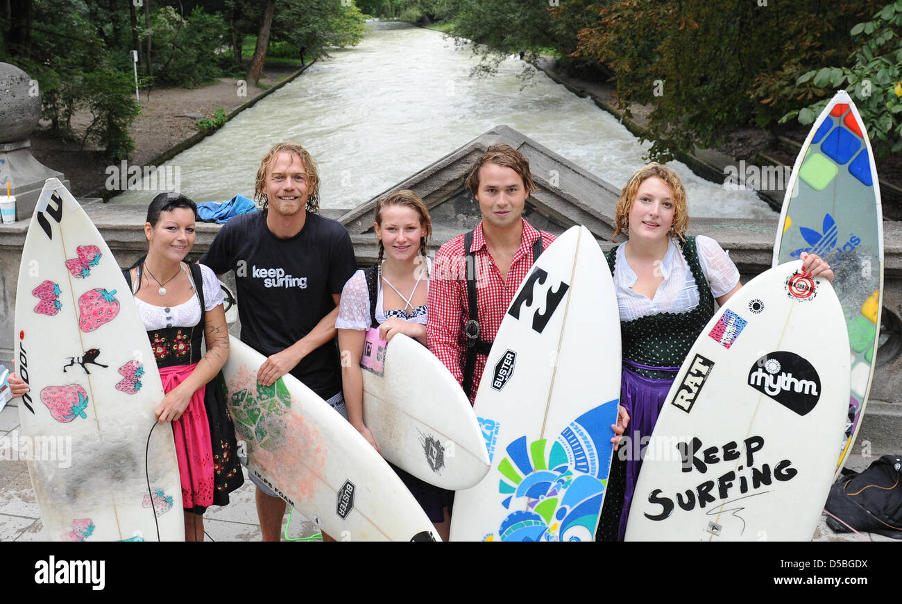 Tanja, Björn, Kathi, Simon and Toni stand on the bridge crossing the ...