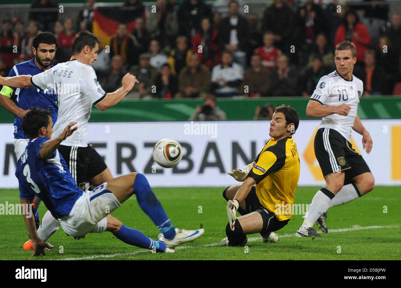 Lukas podolski shirt hi-res stock photography and images - Alamy