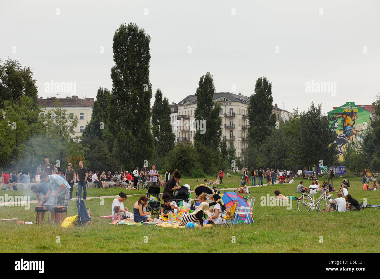 Berlin, Germany, people in Wall Park in Berlin-Prenzlauer Berg Stock ...