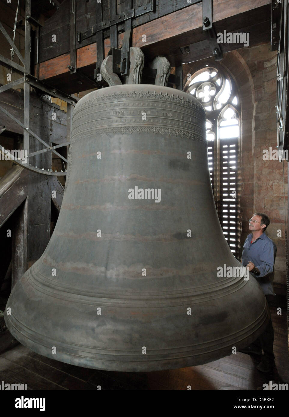Worlds biggest bell hi-res stock photography and images - Alamy