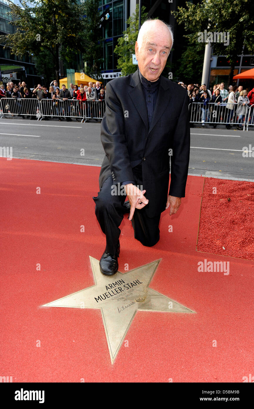 Robert armin hi-res stock photography and images - Alamy