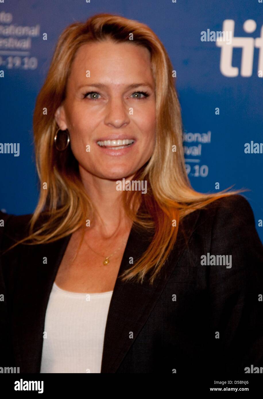 Actress Robin Wright attends the premiere of 'The Conspirator' during ...