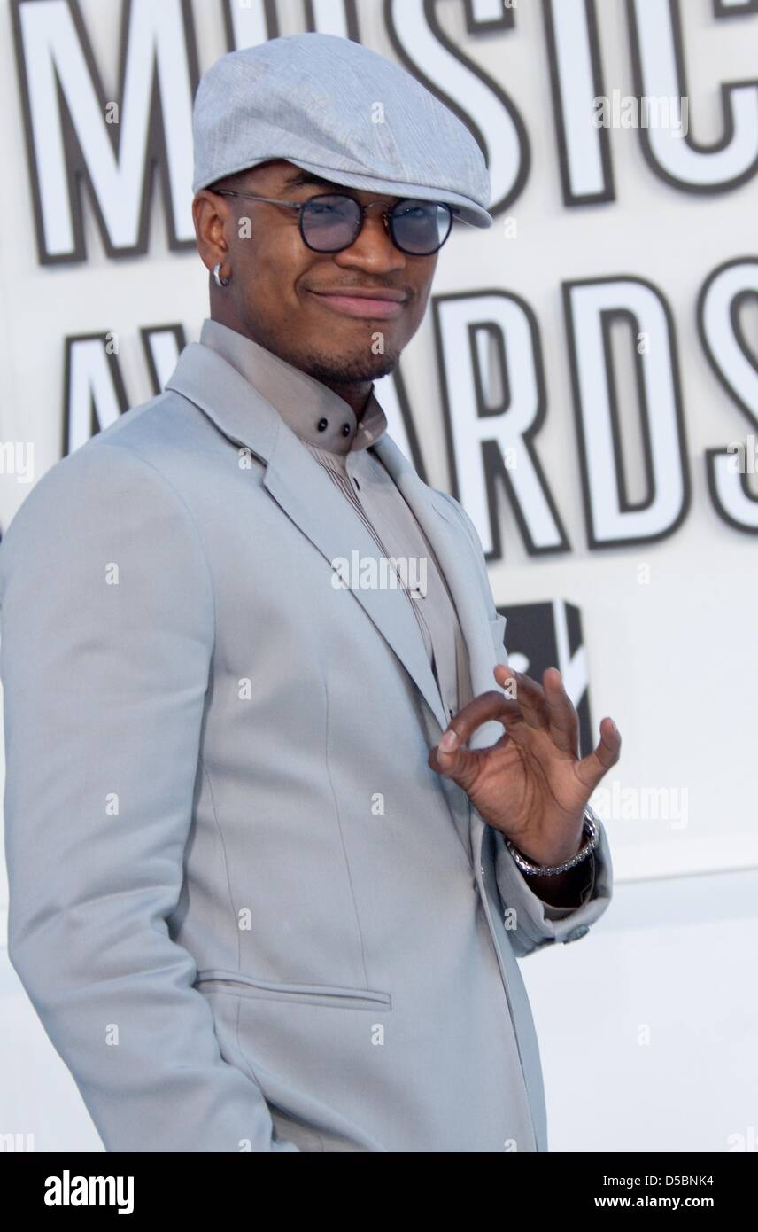 Singer Ne-Yo attends the 2010 MTV Video Music Awards at the Nokia ...