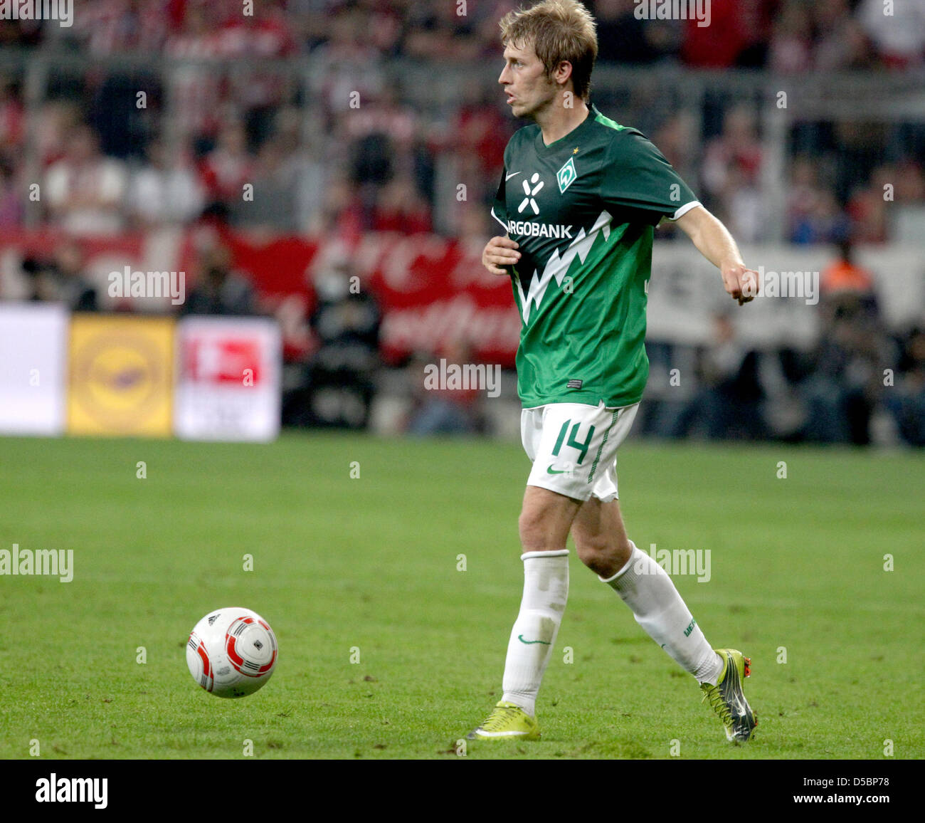 Bremen's Aaron Hunt controls the ball during German Bundesliga match FC ...