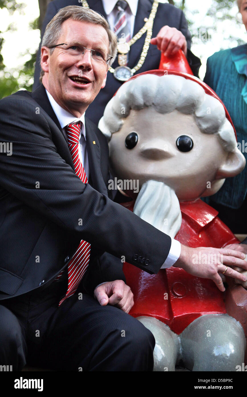 German President Christian Wulff poses with the beloved children's ...
