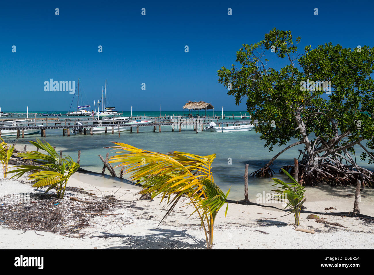 Cay resort hi-res stock photography and images - Alamy