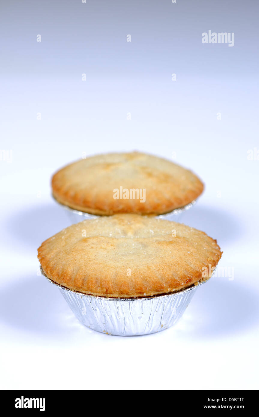 Foil mince pie cases hi-res stock photography and images - Alamy