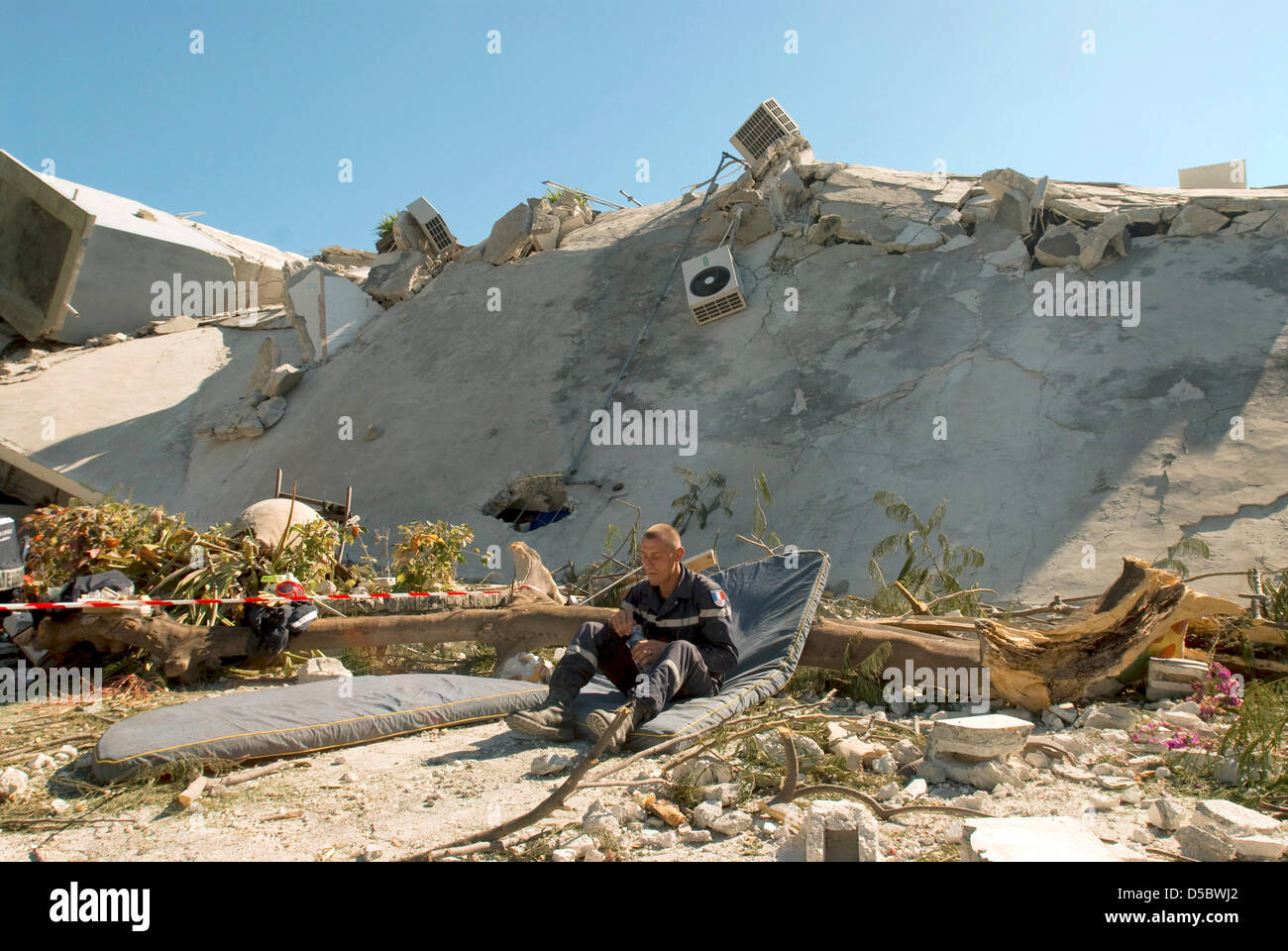 Haiti earthquake recovery hi-res stock photography and images - Alamy