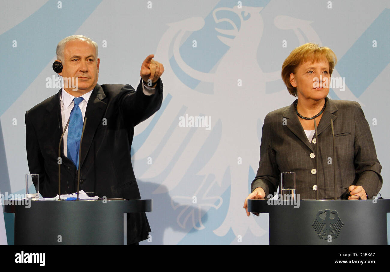 German Chancellor Angela Merkel (R) and Israeli Prime Minister Benjamin ...