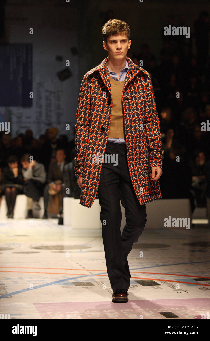 Male catwalk prada hi-res stock photography and images - Alamy