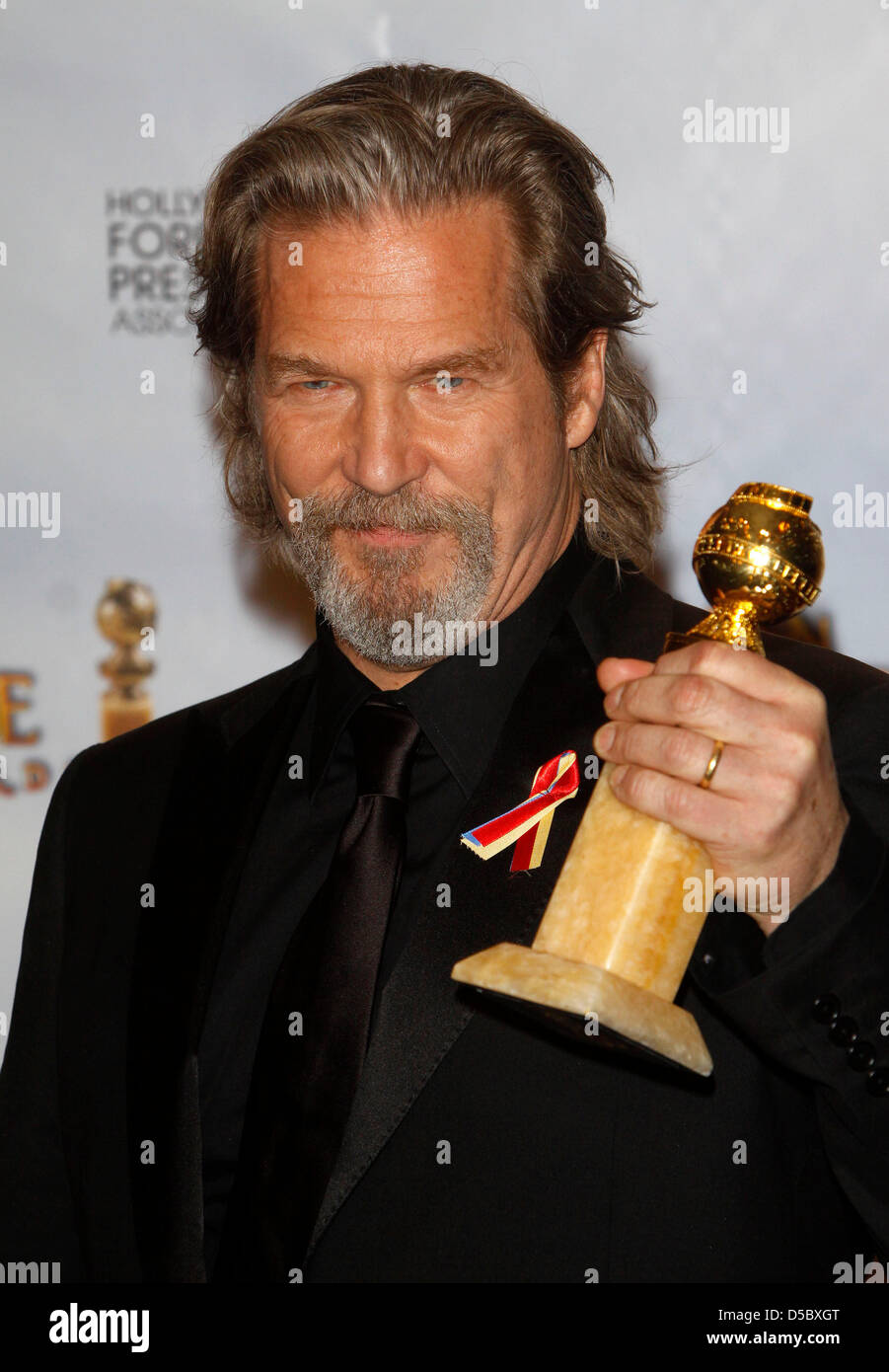 US actor Jeff Bridges holds the Best Actor in a Motion Picture, Drama ...