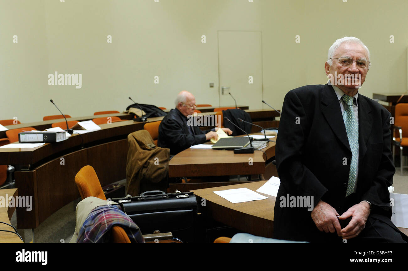 Joint plaintiff Thomas Blatt (R) attends the trial against alleged Nazi ...