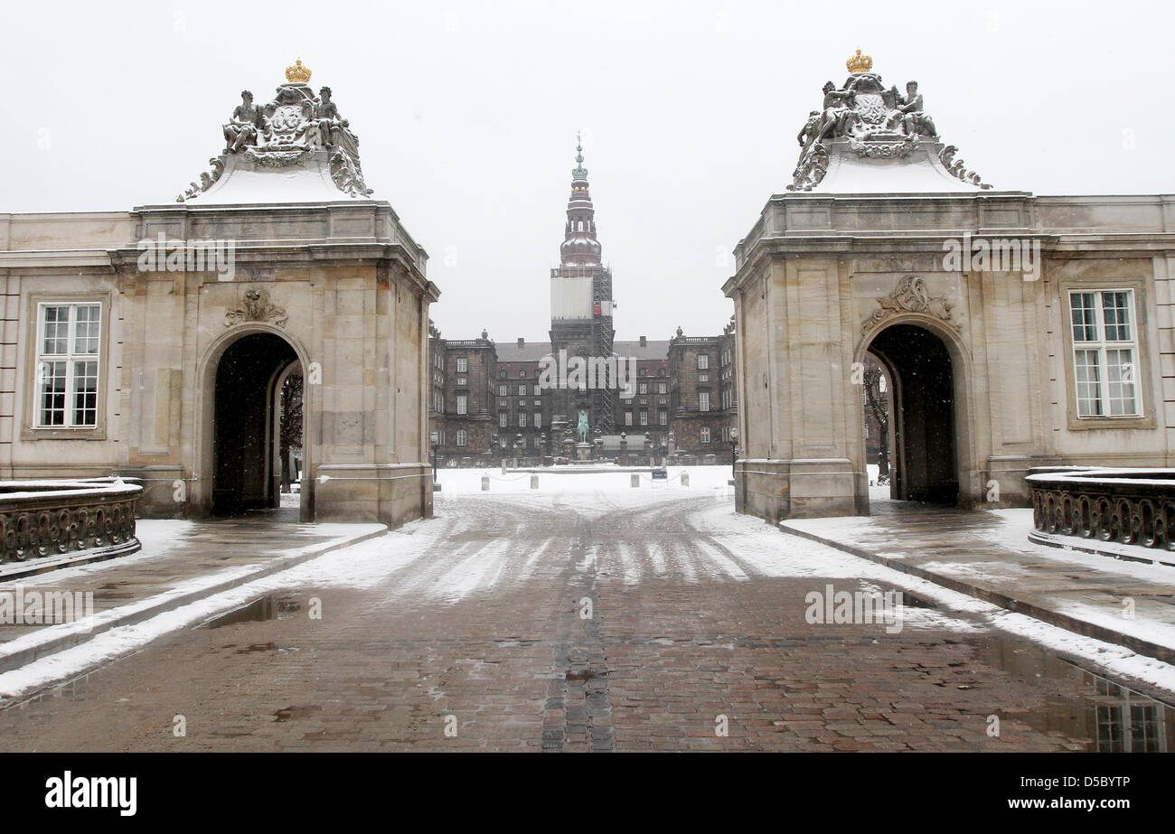 Folketing hi-res stock photography and images - Alamy