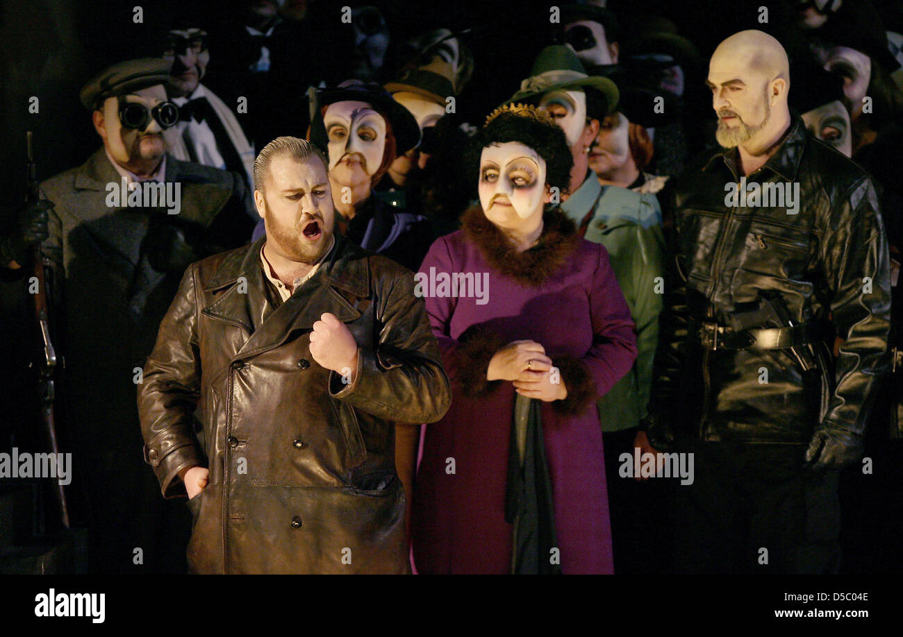 German tenor Torsten Kerl a Rienzi (L) and US bass-bariotone Stephen ...